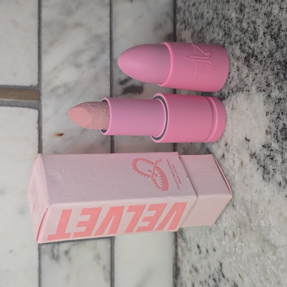 Jeffree Star | Makeup | Jeffree Star Velvet Trap Lipstick Funeral ...